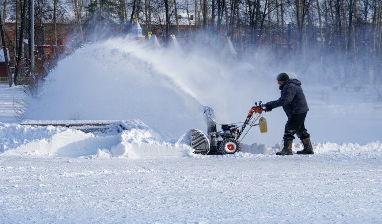 Winter-Proofing Your Business: How to Protect Outdoor Workers – Meditnor